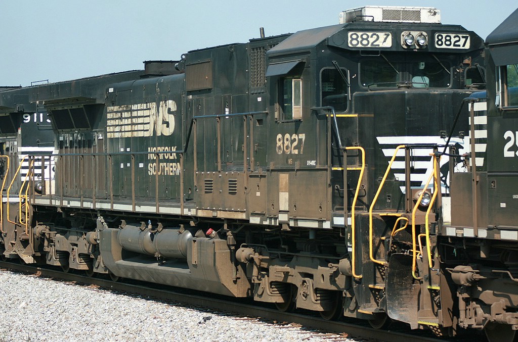 NS 8827